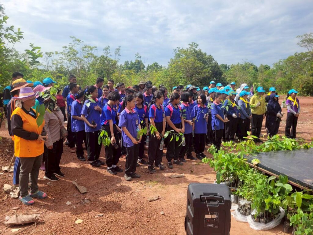 ILC ปลูกต้นไม้ 20,000 ต้น ณ ป่าชุมชนบ้านน้ำปาด จ.พิษณุโลก ...